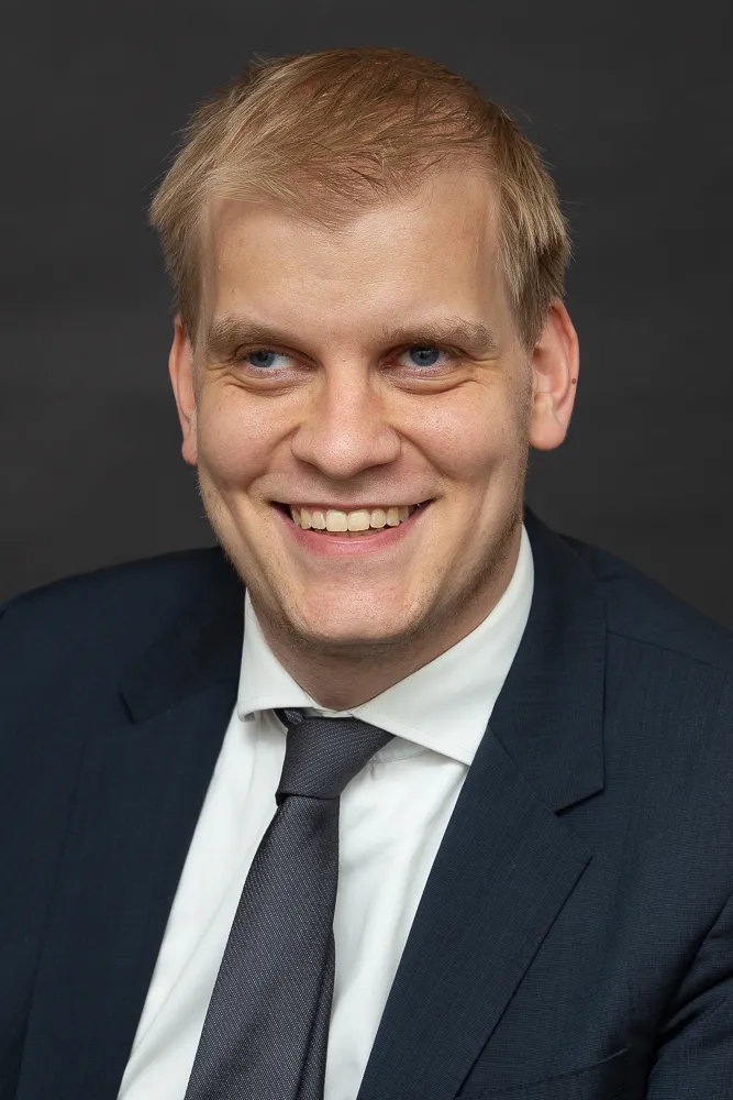 Dominik Gora - Lawyer in Toronto, Ontario - Clearway